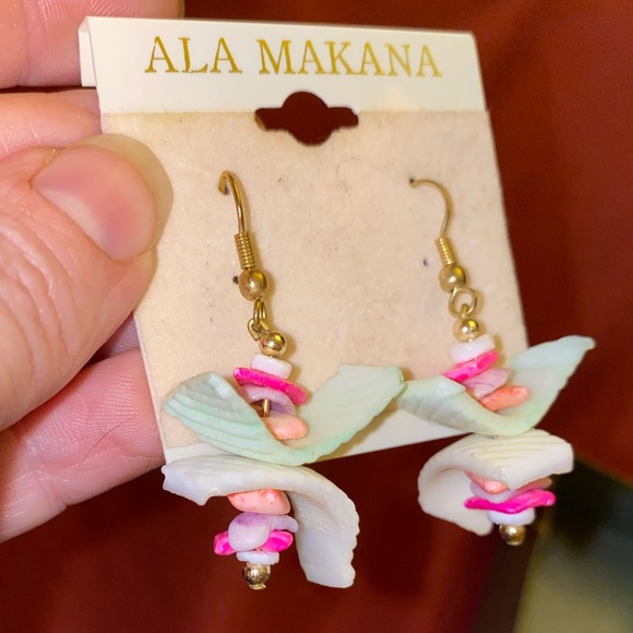 Ala Makana | Jewelry | Vintage And Vibrant Ala Makana Shell Earrings ...